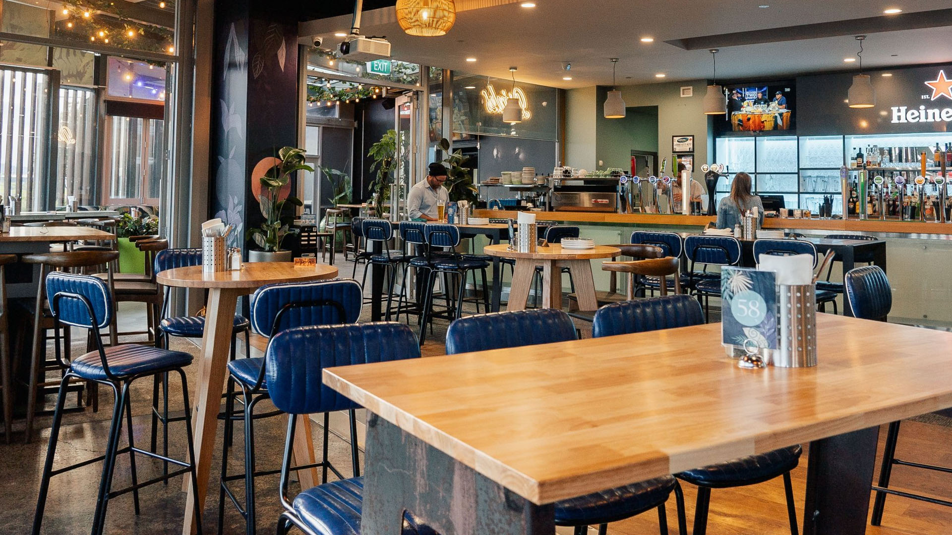 foundation-bar-restaurant-hamilton-nz-slider-3 - Foundation Bar